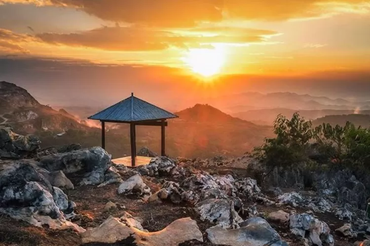 8 Spot Sunset Terbaik di Bandung, Anak Senja Wajib Tahu!