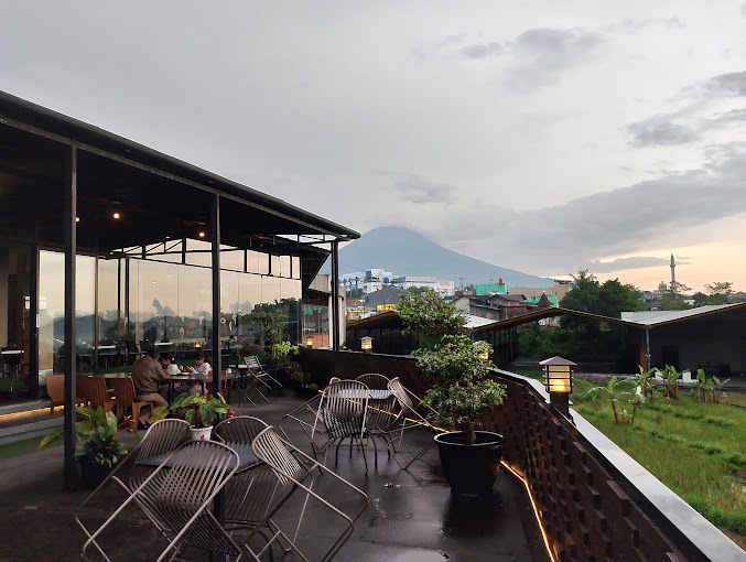 7 Kafe dengan Pemandangan Indah di Dieng yang Instagramable